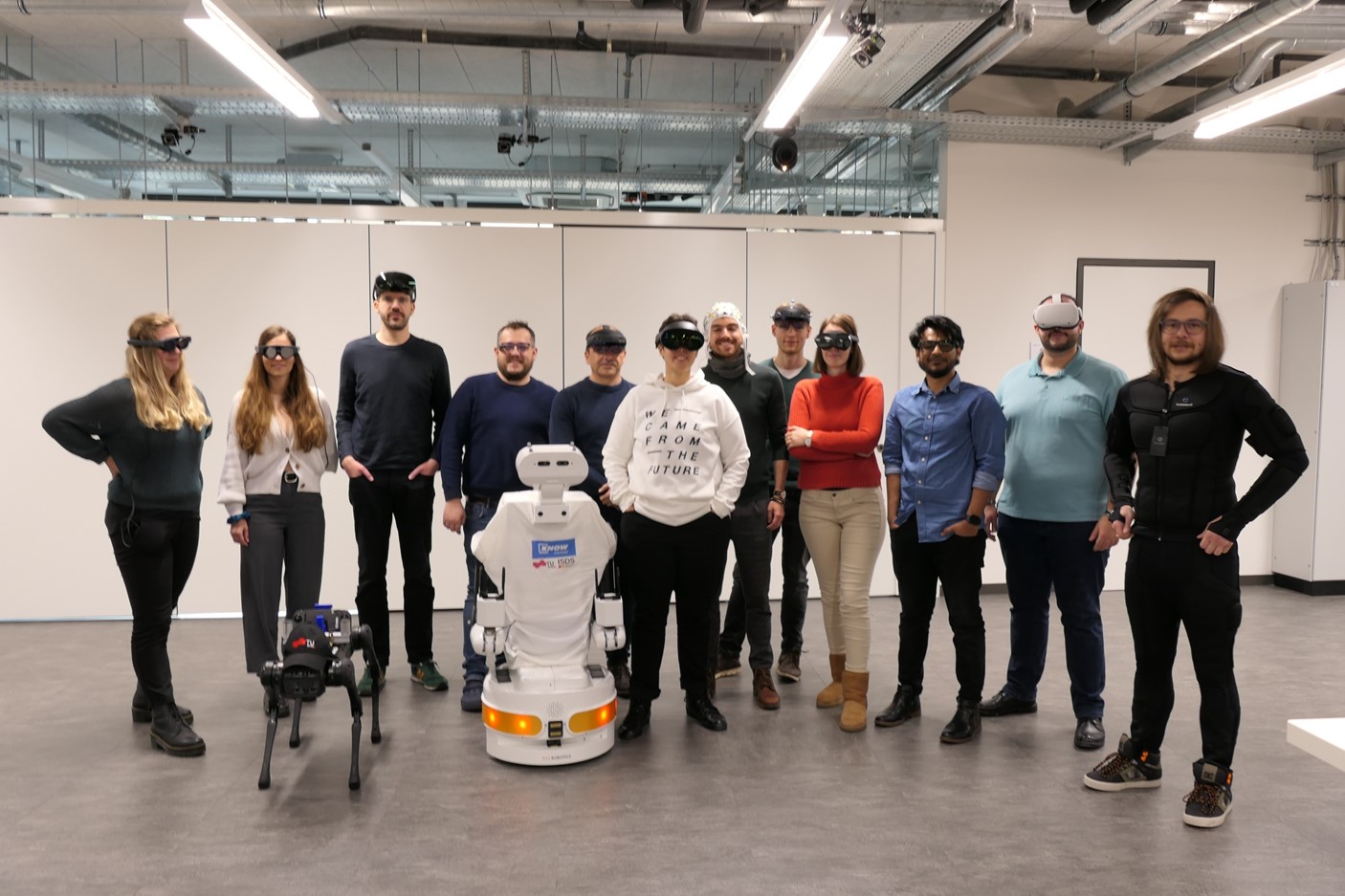 DDIA - Data Driven Immersive Analytics in Digital Industries - Know-Center